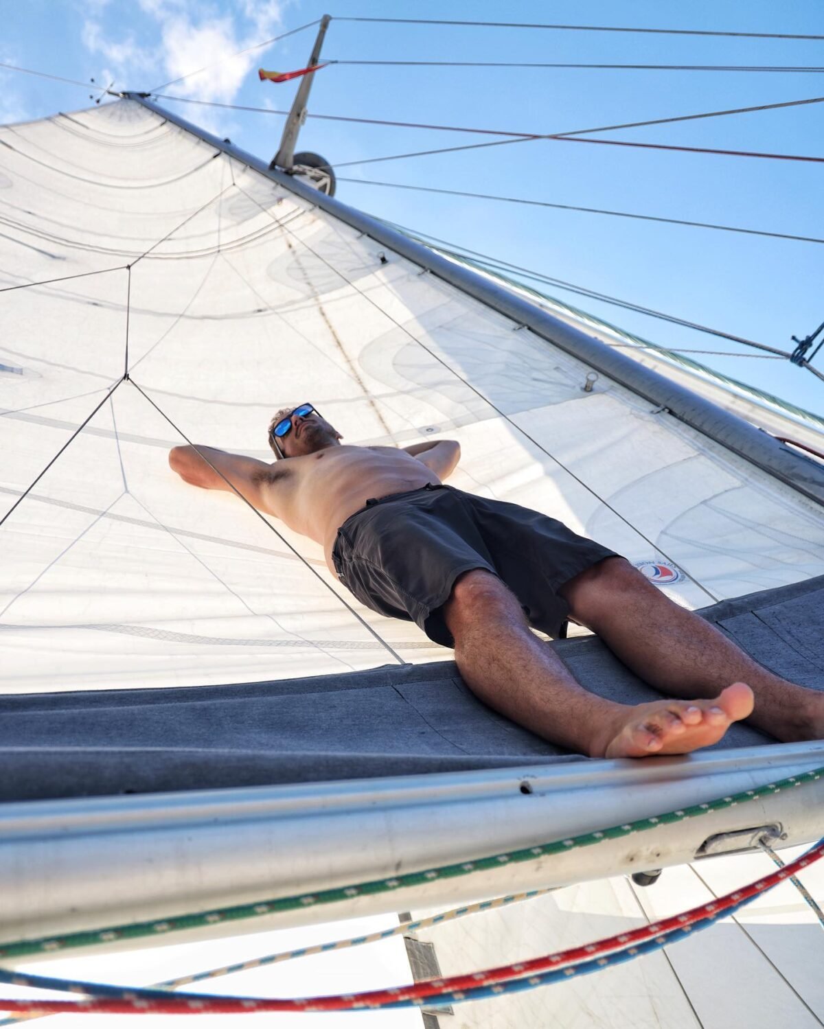 Sailing Uma: A Couple’s Electrifying Global Voyage – Where Sails Sway Free!