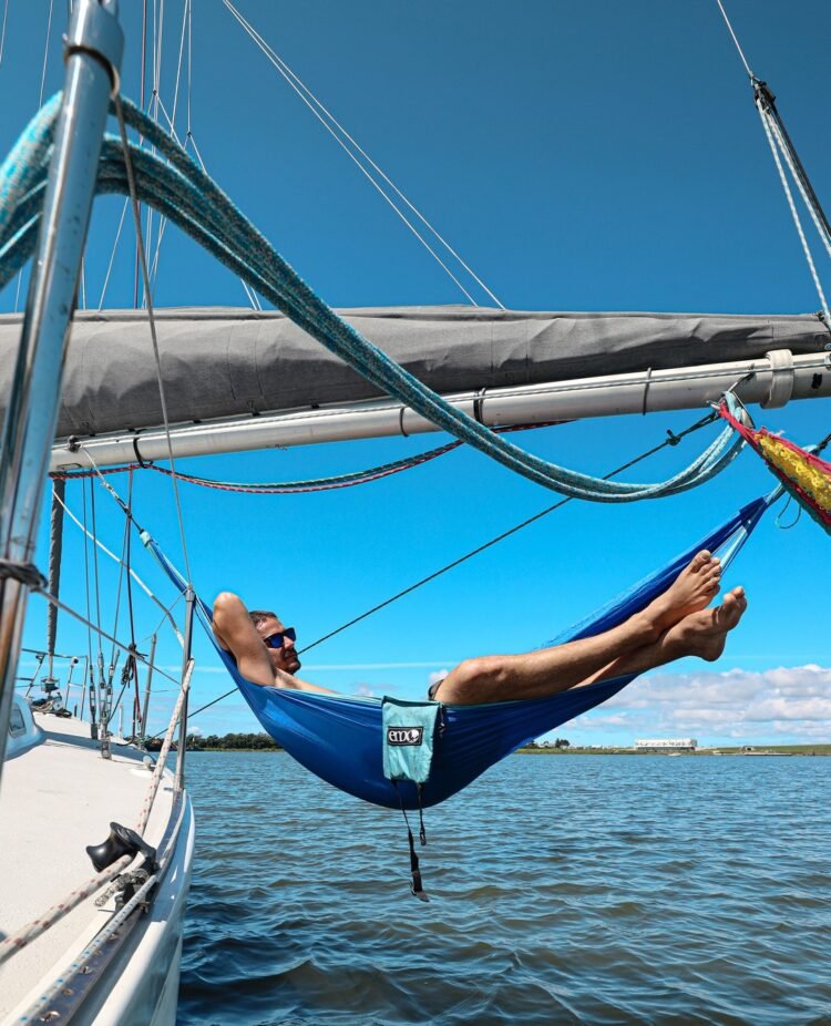 Sailing Uma: A Couple’s Electrifying Global Voyage – Where Sails Sway Free!